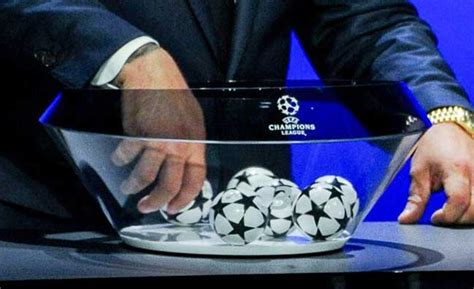 Champions League Alle 12 Il Sorteggio Ottavi Avversari Del Napoli E