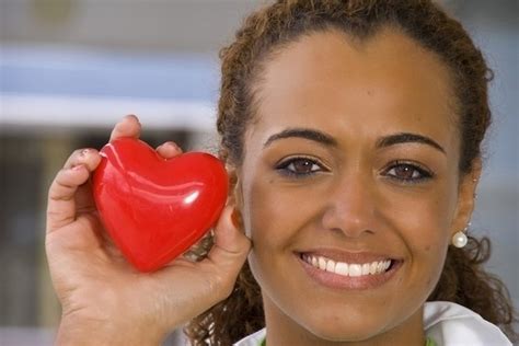 Descubra Os 9 Principais Sintomas De Infarto Feminino E Saiba O Que
