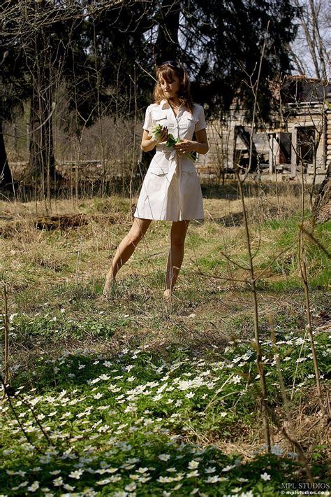 Brunettes Legs Women White Flowers Models Long Hair Sunglasses Mpl