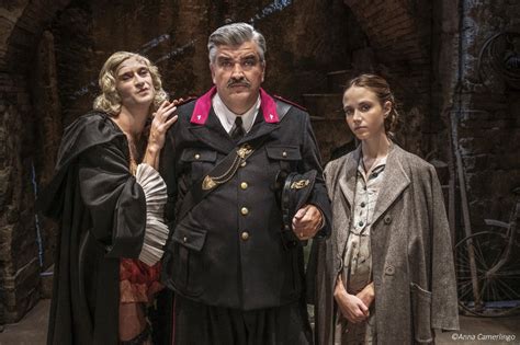In Scena Al Teatro Parioli Mettici La Mano