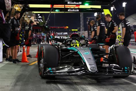 GP do Bahrein Hamilton lidera dobradinha da Mercedes em 2º treino