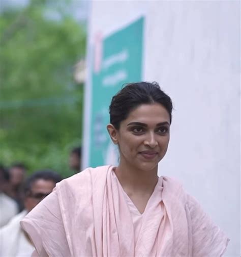 Pin By On Deepika Padukone Deepika Padukone Style Deepika