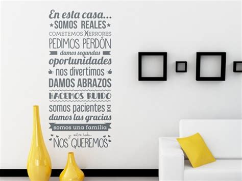 Vinilo En Esta Casa Somos Reales II Decoraespacio
