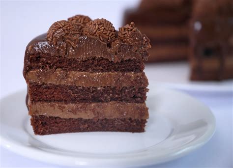Naked Cake de Brigadeiro Baba de Moça