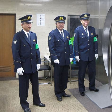 ボードCop uniformのピン2024 男性警察官 ハンサムな男性 男性