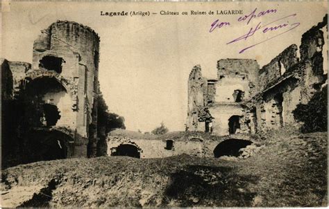 Lagarde Chateau ou Ruines France à Lagarde