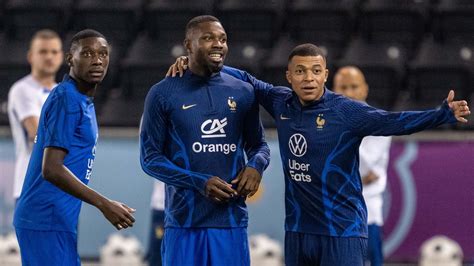 Manchester United World On Twitter Louis Saha Pada Saat Ini Pemain