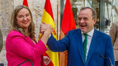 PP y Vox firman su pacto para gobernar en coalición el Ayuntamiento de