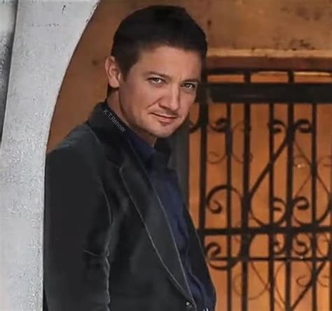 Pin On Jeremy Renner 3