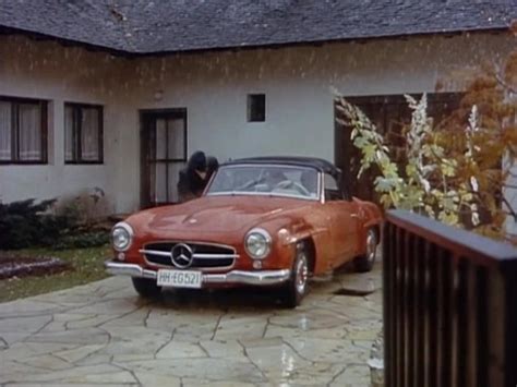Imcdb Org Mercedes Benz Sl Roadster W In Saison In