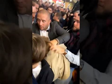 Vidéo Salon de lagriculture un manifestant écolo tiré par les