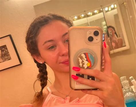 Allie Addison Know About Her Biography Age Height Figure And Net Worth Bio