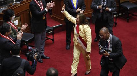 La Abogada Dina Boluarte Jura Como Primera Presidenta De La Historia De
