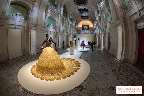 Luxes the exhibition at Paris Musée des Arts Décoratifs Extra time