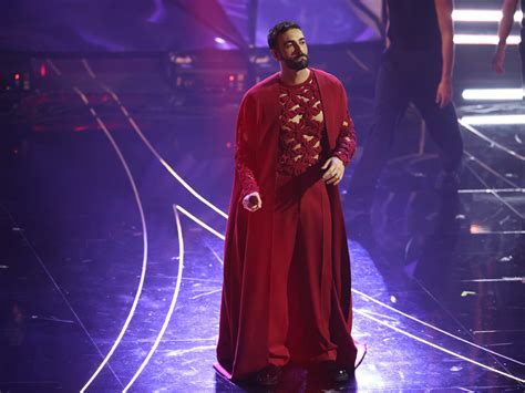 Marco Mengoni E I Look Stilosissimi Portati Sul Palco Di Sanremo