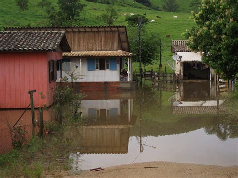 Projeto de recuperação das margens de rio é entregue à Administração
