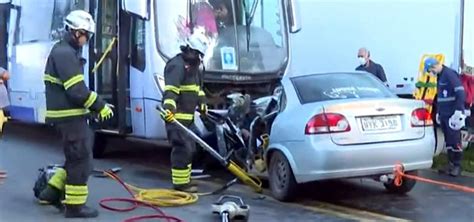Acidente entre ônibus e carro deixa dois feridos na BR 415 Metro 1