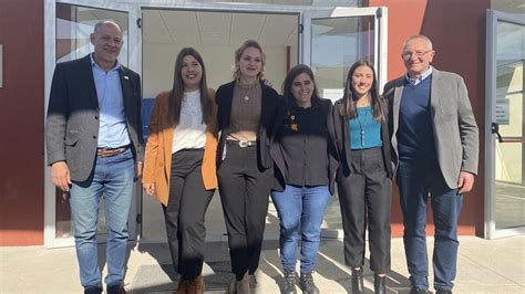 Primeras farmacéuticas graduadas de la UNER 03442 NOTICIAS