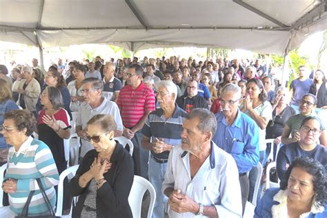 Missas homenagens e bênção dos túmulos marcam Dia de Finados Jornal