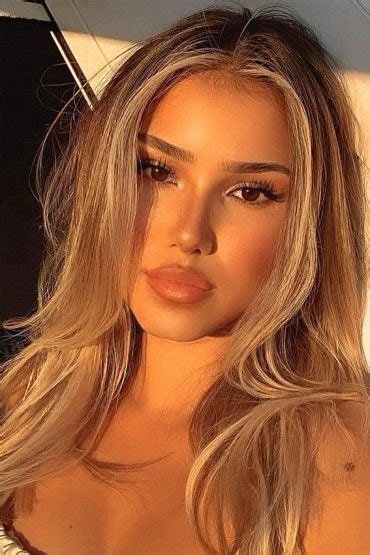 40 Trendy Haircuts For Women To Try In 2022 Golden Honey Blonde