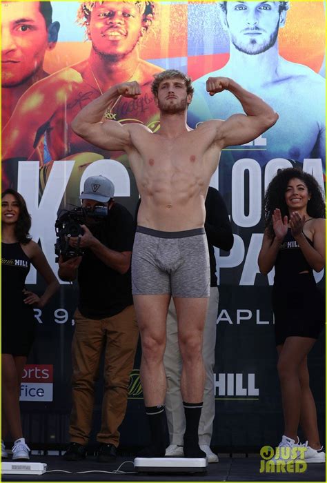 Logan Paul KSI Strip Down Ahead Of Boxing Rematch Photo 4385217