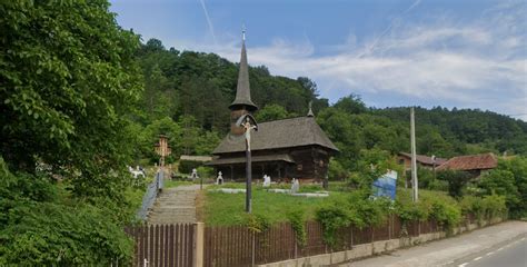 Biserica de lemn din Racâș una dintre cele mai enigmatice biserici din
