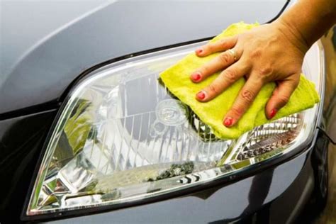 8 Astuces Efficaces Pour Nettoyer Les Phares De Voiture