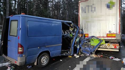 Tragiczny wypadek na drodze krajowej nr 17 Zginął nastolatek Kurier