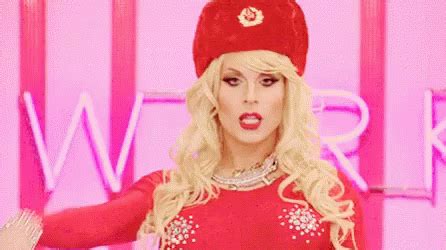 Trixie Katya Trixie Katya Pose Discover Share Gifs