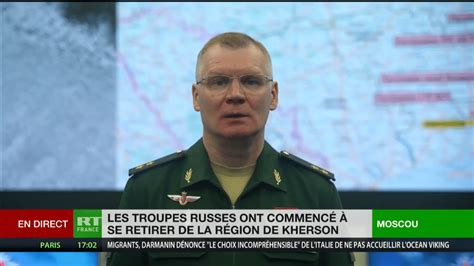 Le Retrait De Troupes Russes De La Rive Droite Du Fleuve Dniepr Se