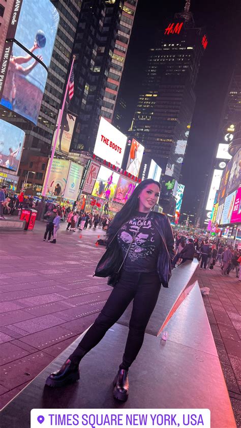 TW Pornstars RubberDoll Twitter Hello NYC 12 50 PM 6 Oct 2022