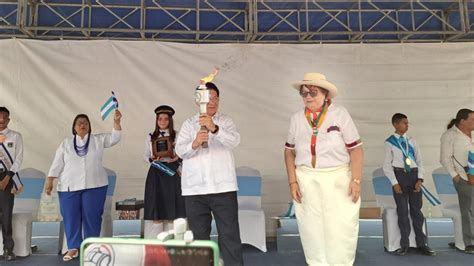 Honduras Entrega A Nicaragua La Antorcha De La Paz Conmemorativa A