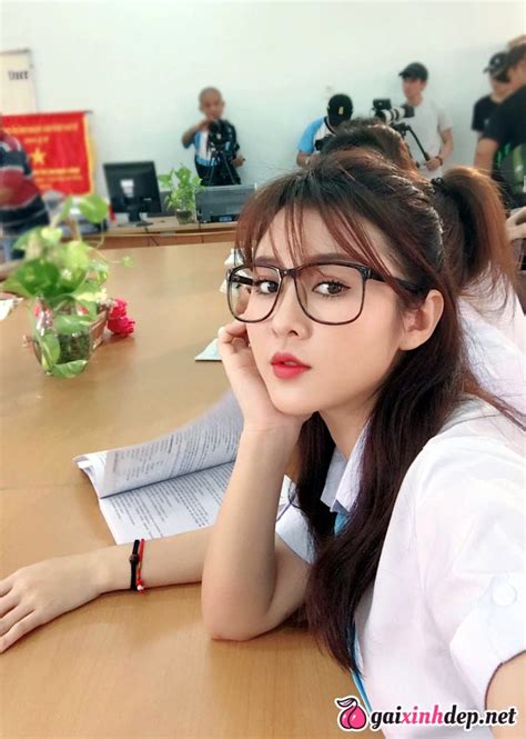 96 Hình ảnh gái xinh đeo kính đẹp ngắm mãi không chán