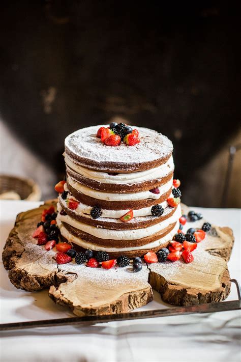 Een Naked Bruidstaart Met Fruit Theperfectwedding Nl