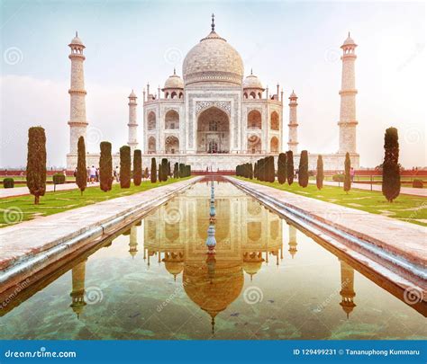 Sun Rise At Taj Mahal Front View Reflected On The Reflection Pool