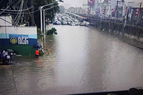 Las Fuertes Lluvias Provocan Inundaciones En Partes De Metro Manila