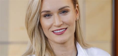 Kamila z Rolnik szuka żony w mini na weselu Joanny i Kamila Pokazała
