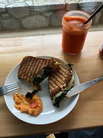 Naked Sprout Cafe Eatery Whistler Menu Prijzen En