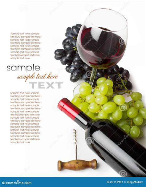 Glas Rode Wijn Met Fles En Druiven Stock Afbeelding Image Of