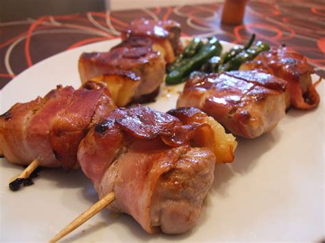 Las Lorecetas BROCHETAS DE SOLOMILLO DE CERDO CON BACON PIÑA Y