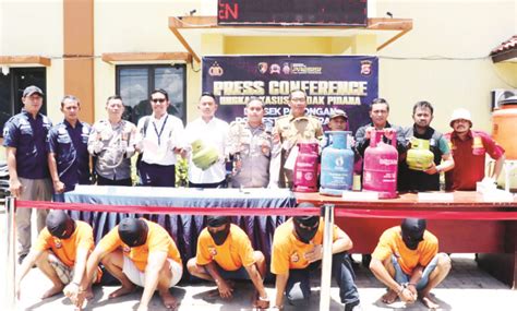 Polisi Bongkar Pengoplos Gas Elpiji Subsidi