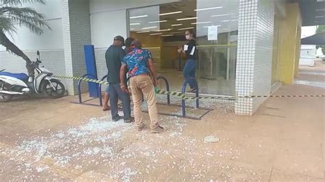 Criminosos Explodem Caixa Eletr Nico Dinamite Em Candeias Ro