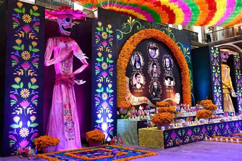 Exquisito Y Monumental Altar De Muertos En Palacio De Gobierno Media