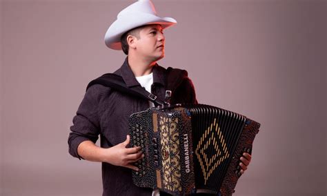 Óscar Maydon y Víctor Mendívil cantarán en el Hipódromo de Hermosillo