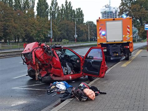 Śmiertelny wypadek w Śródmieściu Wracali z pracy wjechała w nich