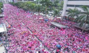 Leni Robredo S Pasiglaban Rally Video Gets Ariana Grande S Attention