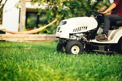 Tondeuse Autoport E Comment Bien Choisir Son Tracteur Tondeuse