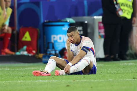 Francuski talizman Kylian Mbappe PiłkaNożna pl