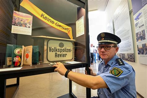 Wanderausstellung Im Spannungsfeld Demokratie 30 Jahre Polizei