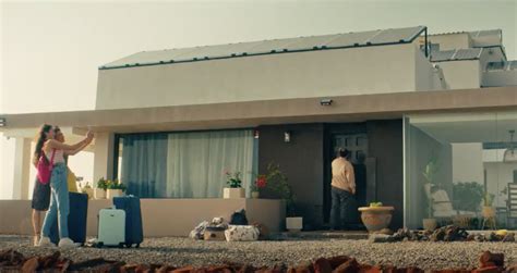 Odio el verano tráiler y póster oficiales Moobys